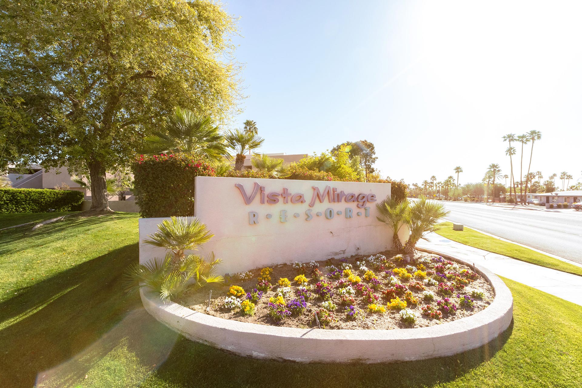 Vista Mirage Resort, Palm Springs CA. Rialto Vacations | Resort Rentals ...